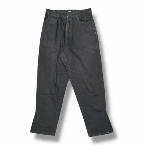 ブランド：LAD MUSICIAN（ラッドミュージシャン）商品名：2022AW DENIM SHOE FLARE PANTS型番：2222-504特徴：ムラのないきれいな表面のデニム素材を使用したシューフレアパンツ。綾目が太く、デニムらしい...