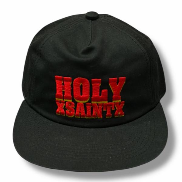 ブランド：SAINT MICHAEL（セントマイケル）商品名：CAP  HOLY SAINT型番：SM-HR1-0000-089特徴：こちらは、フロントに「HOLY XSAINTX」の立体的な刺繍ロゴをあしらったキャップです。ブラックのボデ...