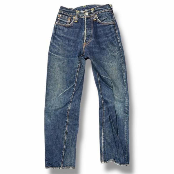 ブランド：EVISU（エビス）商品名：デニムパンツ特徴：フロントボタンフライ５ポケット黒のカモメプリントレザーパッチカラー：インディゴ表記サイズ：28×35ウエスト：約64cm、股上：約25cm、股下：約71cm、ワタリ幅：約26cm、裾幅...