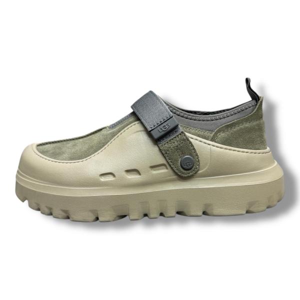 ブランド：UGG（アグ）商品名：Peakmod Lowcut型番：1171355特徴：ボリューム感のあるモールドシェイプのPeakMod Low Cut（ピークモッド ロー カット）は、自分らしく生きるためのシューズ。スエードとネオプレンを...