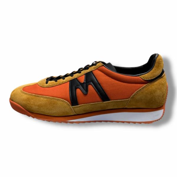 ブランド：KARHU（カルフ）商品名：MESTARI JAFFA型番：F805001特徴：1916年フィンランド・ヘルシンキで創設され、フィンランド語で「熊」を意味するスポーツブランド'KARHU カルフ'。100年以上の歴史を誇り、歴代の...