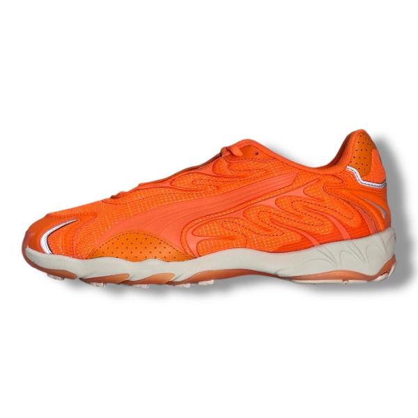 ブランド：PUMA（プーマ）商品名：Inhale Reflective Pack型番：401779-02特徴：大胆な輪郭と厚いソールのランニング シューズとして2000年に発売されたインへイル。オリジナルのシルエットとスポーティーなDNAを...