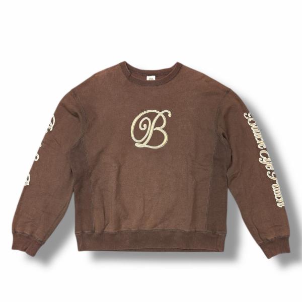 ブランド：BlackEyePatch（ブラックアイパッチ）商品名：Emblem Embroidery Sweat特徴：エンブレム刺繍両袖ロゴプリント裏起毛スウェットクルーネックカラー：ブラウン表記サイズ：M肩幅：約53cm、着丈：約61cm...