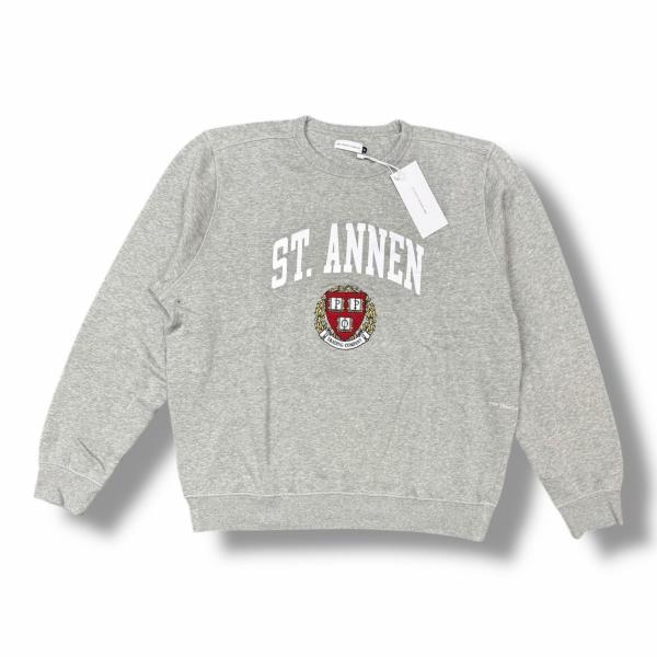 ブランド：Pop Trading Company（ポップトレーディングカンパニー）商品名：2024SS ST ANNEN CREST CREWNECK SWEAT特徴：フロント刺繍ロゴ裾袖リブ仕様サイド刺繍ロゴ裏起毛参考上代：24200円カ...