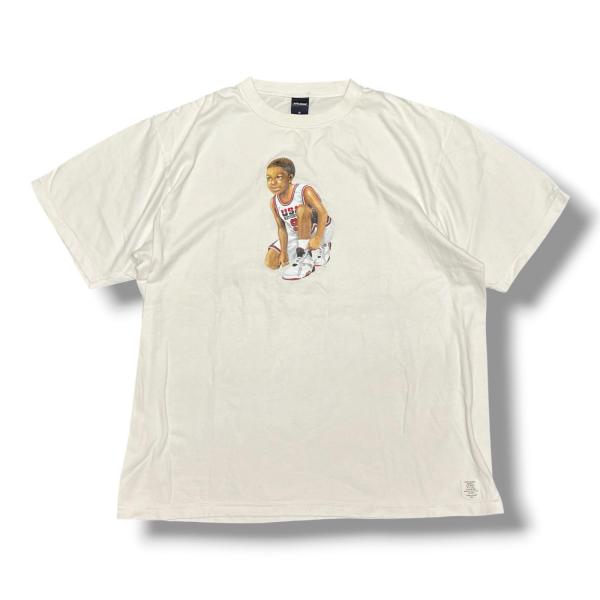 ブランド：APPLEBUM（アップルバム）商品名：BARCELONA '92 BOY T-SHIRT特徴：92年バルセロナオリンピックにて、スポーツ史上最高のチームと称されたアメリカ男子バスケットボール代表「ドリームチーム」その中心メンバー...