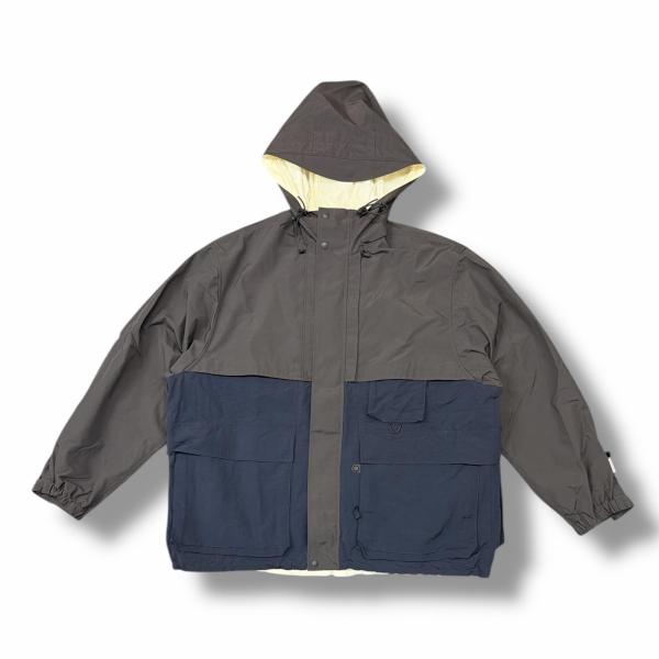 ブランド：DAIWA PIER39（ダイワピアサーティナイン）商品名：TECH LOGGER MOUNTAIN PARKA型番：BJ-24023特徴：マウンテンパーカと肩、袖を別生地にて補強したロガージャケットのデザインワークを組み合わせた...