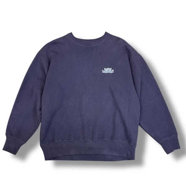 ブランド：RUSSET BURBANK（ラセットバーバンク）商品名：クルーネックスウェット特徴：胸刺繍ロゴゆったりとしたシルエット感カラー：ネイビー表記サイズ：XL肩幅：約62cm、着丈：約68cm、身幅：約63cm、袖丈：約59cm主観素...