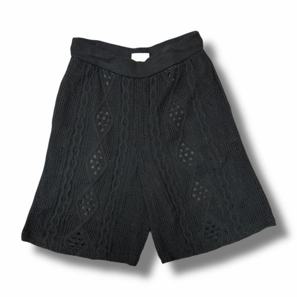 ブランド：Kota Gushiken（コウタグシケン）商品名：2022SS Ridiculously Serious Lace Aran Shorts特徴：裏地には、本来では使われないコットンのうぶ毛部分を精製・溶解した再生繊維のキュプラと...