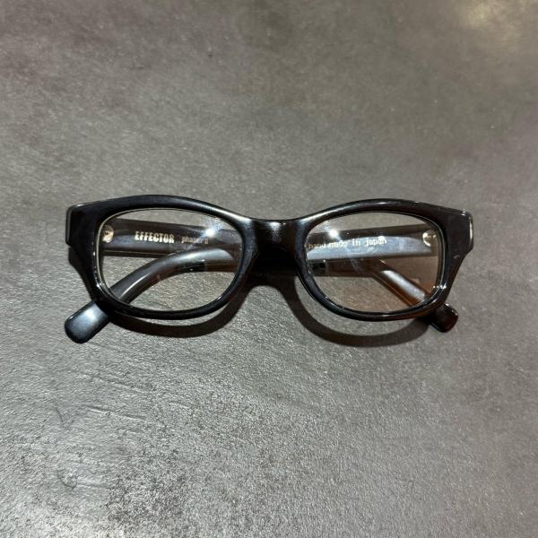 ブランド：EFFECTOR（エフェクター）商品名：Phaser 2特徴：EFFECTOR（エフェクター）の「phaser II（フェイザー2）」は、ボブ・ディランをイメージしたモデルを再構築し、極太フレームながらサイズを小ぶりに抑えたウェリ...