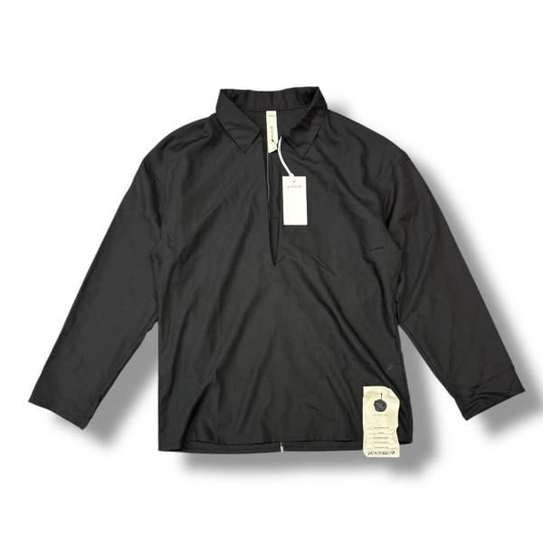 ブランド：SHINYAKOZUKA （シンヤコヅカ）商品名：2025SS FISHERMAN/COLOURLESS型番：2501Sk33特徴：フィッシャーマンスモックのディティールを落とし込んだシャツです。生地は薄手で柔らかく肌触りの良い、...