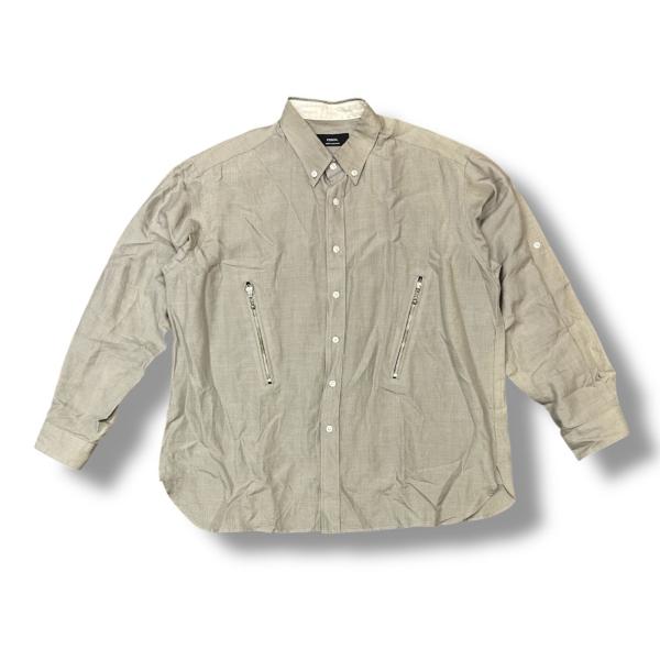 ブランド：ensou.（エンソウ）商品名：Zip-it Shirt 特徴：ボタンダウンジップポケット薄手の生地感カラー：グレー表記サイズ：M肩幅：約51cm、着丈：約70.5cm、身幅：約64cm、袖丈：約57cm素材：シルク50% リネン...