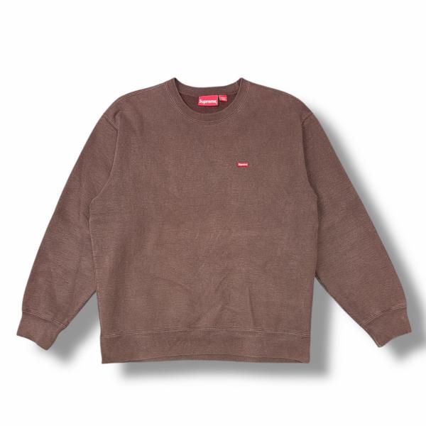 ブランド：Supreme（シュプリーム）商品名：2023SS Small Box Crewneck Sweatshirt特徴：スモールボックスロゴ裏起毛カラー：ブラウン表記サイズ：M肩幅：約51cm、着丈：約64cm、身幅：約59cm、袖丈...