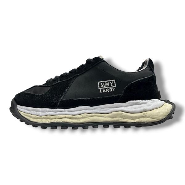 ブランド：Maison MIHARA YASUHIRO（メゾンミハラヤスヒロ）商品名：LARRY OG Sole Mix Material Low-top Sneaker 型番：A14FW703特徴：デザイナー自身が粘土で型取った、ブランド...