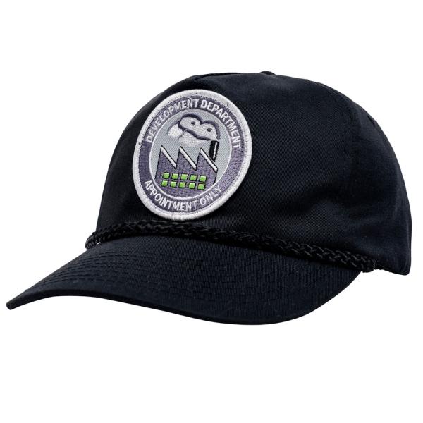 INTERBREED 2024SS COLLECTION。INTERBREED開発部のユニフォームをイメージした5パネルスナップバックです。通年使える軽いコットン生地のスナップバックで、フロント裏にメッシュパネルが付属、バイザー上のロープも...