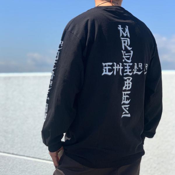 当店発信のオリジナルブランド、MRV by Mr.vibes。フロント、バック、両袖にまでプリントを落とし込んだ存在感のある一枚です。袖には"LOCALS ONLY"のフレーズを落とし込んでいます。[サイズ：肩幅/着丈/身幅/袖丈の順 単位...