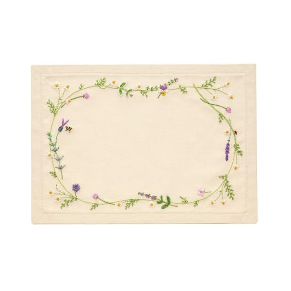 【商品名】　オリムパス製絲 ししゅうキット「my sweet garden」 No.9027 ハーブ(ティーマット) 【商品説明】　・対象性別 :男女共用・本体サイズ :出来上がりサイズ (約) 縦24cm×横34cm 【サイズ】　高さ :...