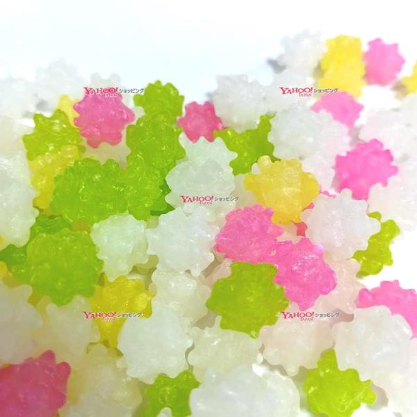 国内製造。食べやすいサイズの金平糖です。大きすぎず小さすぎずちょうどいい一粒約８ミリ前後の国産コンペイトウです。名称:菓子内容量:(４５０グラム【目安として約１７５個】 )×1袋原材料名:グラニュー糖（国内製造）/着色料（黄４　赤３　青１）...