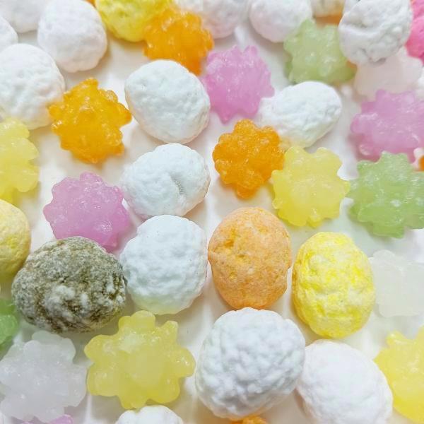 こんぺいとう　と　ごしきまめが楽しめてうれしいなつかしい和菓子名称:菓子内容量:(４００グラム【目安として約１８４粒】 )×1袋原材料名:金平糖：砂糖（国内製造）/着色料（紅花黄　クチナシ　赤ビート　アナトー　カロチン　五色豆：砂糖　大豆（...