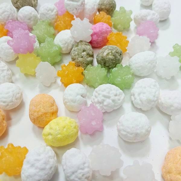 こんぺいとう　と　ごしきまめが楽しめてうれしいなつかしい和菓子名称:菓子内容量:(６００グラム【目安として約２７６粒】 )×1袋原材料名:金平糖：砂糖（国内製造）/着色料（紅花黄　クチナシ　赤ビート　アナトー　カロチン　五色豆：砂糖　大豆（...