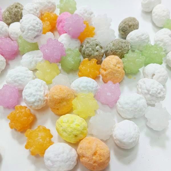 こんぺいとう　と　ごしきまめが楽しめてうれしいなつかしい和菓子名称:菓子内容量:(４０００グラム【目安として約１８４０粒】 )×1袋原材料名:金平糖：砂糖（国内製造）/着色料（紅花黄　クチナシ　赤ビート　アナトー　カロチン　五色豆：砂糖　大...