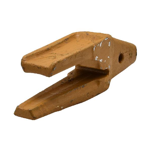 その他、ショベルタイヤ、オイル、アドブルー、バッテリー、重機建機のツース、ゴムクローラーなど消耗品も格安販売中！！CAT320用　アダプター　J300　LF　横ピン型　板厚38mm テーパーあり　代表品番8E-9490　1本※個人宅配送の場...