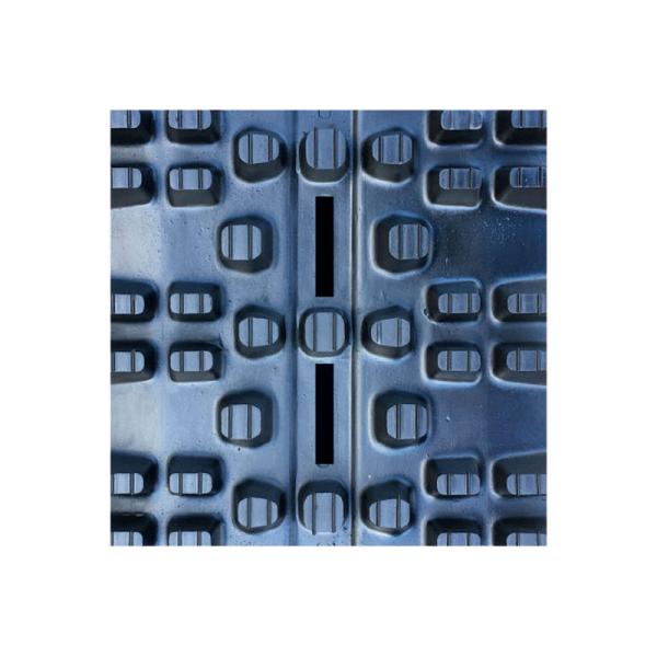 トンネル工事現場、ダム工事現場など大規模工事でも使用されている商品です。※写真はイメージです。実際の商品は純正と同じパターンですのでご安心ください。三菱除雪機　MSR800用ゴムクローラ 　1本　横幅：200　ピッチ：72　リンク数：30　...