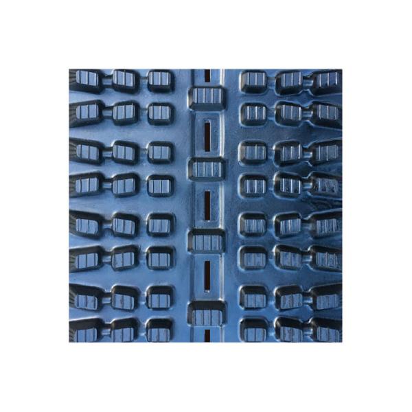 トンネル工事現場、ダム工事現場など大規模工事でも使用されている商品です。※写真はイメージです。実際の商品は純正と同じパターンですのでご安心ください。ワドー除雪機　SW3312、SW3512、SW4412用ゴムクローラ 　1本　横幅：300　...