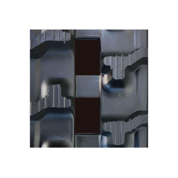 トンネル工事現場、ダム工事現場など大規模工事でも使用されている商品です。※写真はイメージです。実際の商品は純正と同じパターンですのでご安心ください。佐藤製作所　SC126DA用ゴムクローラ 　1本　横幅：130　ピッチ：60　リンク数：38...