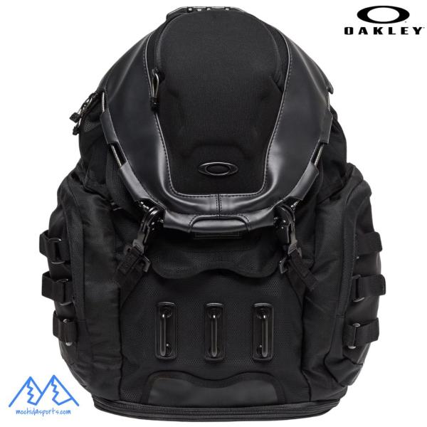 OAKLEY Kitchen Sinkメタルハンドルや成型のアイウェアポケット、背面パネルを搭載したバックパック。PCを保護収納できるポケットやシューズポケットなど、オーガナイズされたポケットで便利に使えます。【生地素材】 表生地：ポリエス...