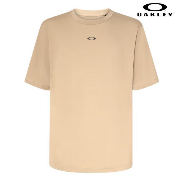 OAKLEY En Amphibian SS T Back Frog 1.0FOA406345吸汗速乾性、軽量性、UPF30+に加えて高い伸縮性を持ち合わせた素材を使用した水陸両用シャツ。夏の様々なアクティビティにおいて、持ち合わせた機能性...