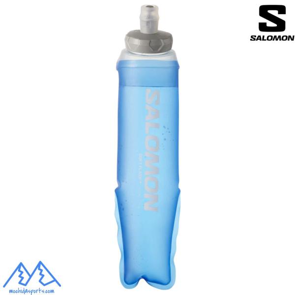 SALOMON SOFT FLASK 500ml/17oz 42【使いやすさ】 42mm の幅広キャップとハイフローバルブの採用により、フラスクの補充もラクラク。水をサッと吸引し、クールダウンしたい時には氷を入れることもできます。【快適性】...