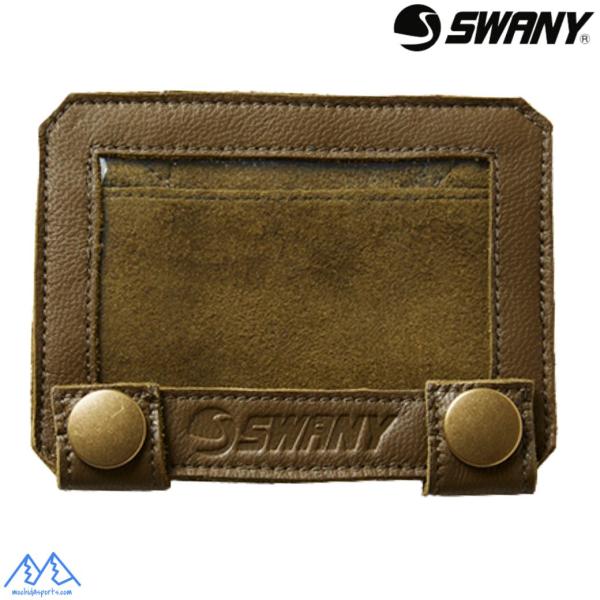 【発売日：2026年11月25日】SWANY Head Window（ヘッド ウィンドウ） ゴーグルのベルト部分に装着できるパスケース。撥水加工が施された上質で柔らかな山羊革のパスケースがアクセントになります。・50mmまでの太さのゴーグル...