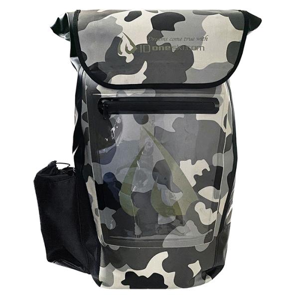 ID one 防水バックパック熱圧着加工により非常に高い防水性能のバックパックです。ファスナーも止水ファスナーを採用しているため、雪や水の浸入を最小限に抑えられます。ボディカラー：カモプリントカラー：カーキ容量 ：３０リットルサイズ ：縦５...