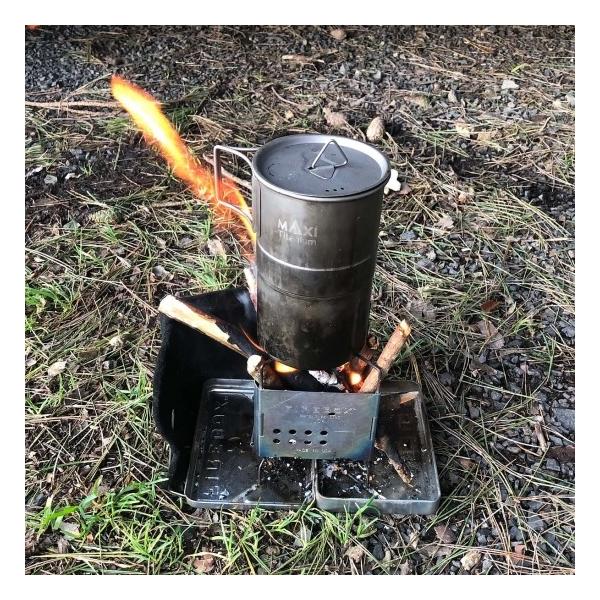 Firebox Nano Stove の最大の特徴は、なんといってもその軽さにあります。本体重量たったの１７０ｇ。ボックスセットでも２７０ｇしかありません。軽くても燃焼性能は優れています。ステンレス製の本体は造りが良く、熱による変形もほとん...