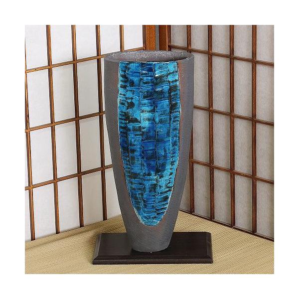 【スペック】立花 花器：幅18×奥行10.5×高さ40(cm)信楽焼・国産【備考】花台などは付きません。華道用品にて別売りで販売しております。箱に入れてお届けします。池坊などの、華道、生花用としてお使い頂ける、おしゃれな生け花の花器です。花...