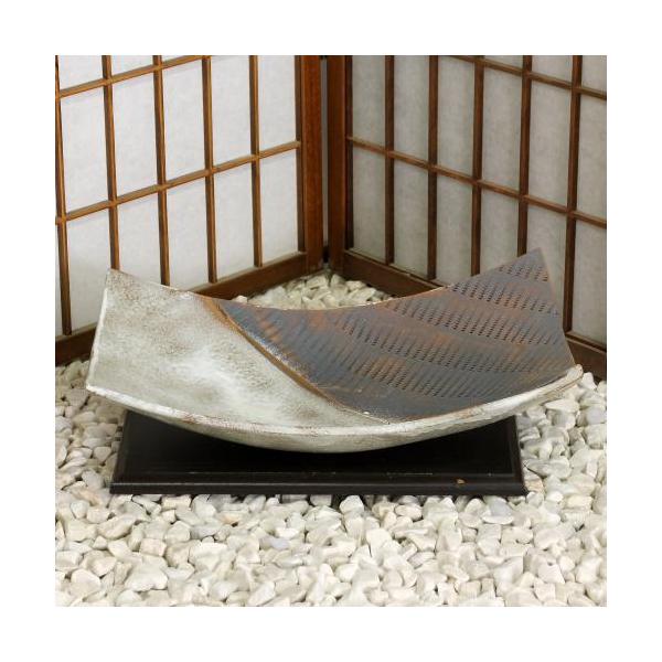 【スペック】水盤  15号：幅42.5×奥行28×高さ10(cm) 信楽焼・国産【備考】花台等は付きません。華道用品にて販売しております。専用のボール箱にお入れしてお届けします。池坊・嵯峨御流など、華道、生花用としてお使い頂けるおしゃれな生...