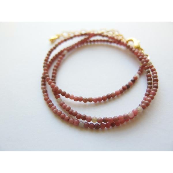 友愛を象徴する石「ロードナイト」愛情を活性化させ、愛する人との絆をより深めてくれると言われています。家族、家庭円満のお守りにピッタリなパワーストーンです。◆使用した天然石◆天然石　ロードナイト…2ｍｍ玉◇サイズ 　約43cm＋アジャスター5ｃｍ