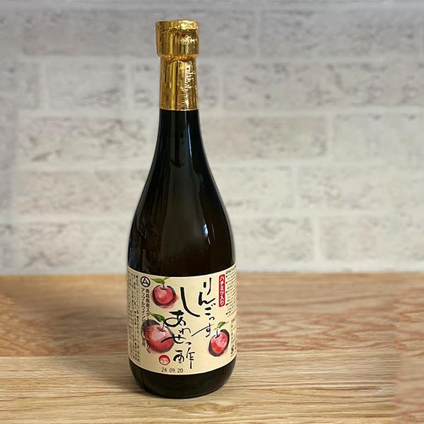 アップルワイン仕立て！無添加100％のはちみつ入りです！甘みのある、まろやかな味わいが人気の長期熟成醸造酢です！◆商品概要名称：清涼飲料水商品名：りんごっす しあわせっ酢（はちみつ入り）原材料：りんご酢（青森県産スターキング）蜂蜜、りんご果...