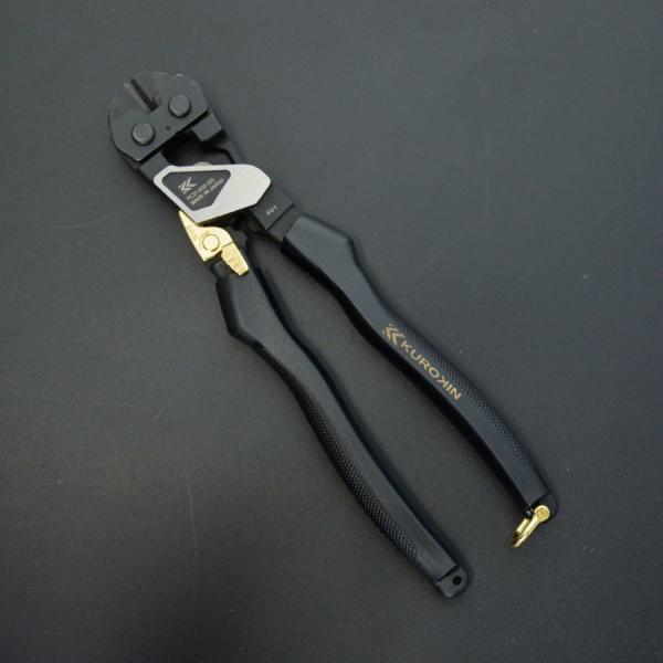 特徴片手での作業性に特化した設計で、8番線まで片手で切断できる剛性を実現しています。片手で操作できる開き留めストッパーとバネが付いているため、足場の解体作業など連続作業の負担を軽減します。グリップにくびれを付けることで、片手でも力が入りやす...