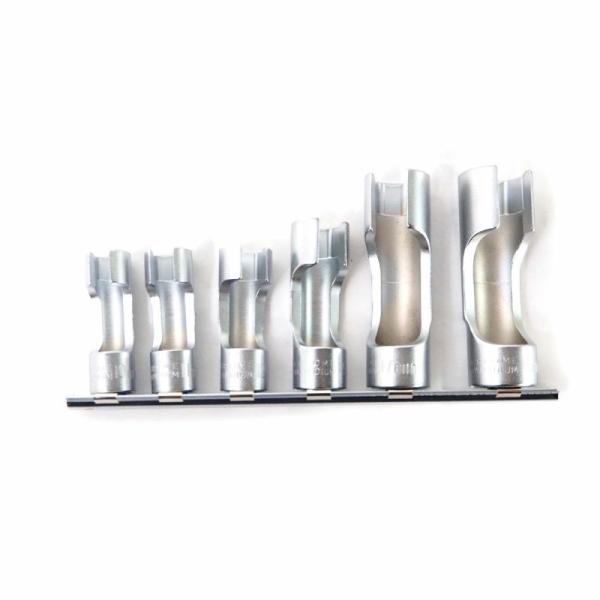 ワールドインポートオリジナルセンサーソケットセットです配線やホース等があり上からソケットを差す事が出来ない状況で使える便利なソケットセットしっかりとトルクを掛けれる様に先端はナットやボルトを舐めにくい様に3面で保持出来る様になっていますスパ...