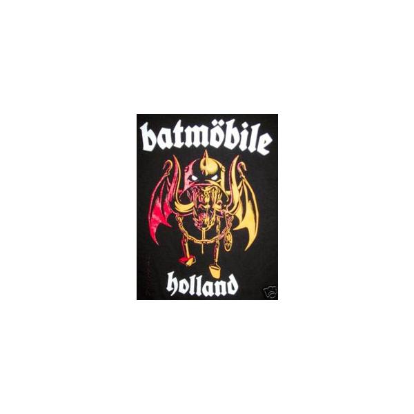 オランダ出身サイコビリーの重鎮、バットモービルのTシャツです。独特なPOP感とオリジナリティで、数あるサイコビリー系バンドの中でも人気の高いバットモービル!モーターヘッドのカバーも有名ですが、こちらはデザインもモーターヘッド「ENGLAND...