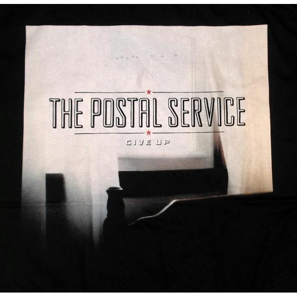 THE POSTAL SERVICE GIVE UP ALBUMシアトルを拠点とし、USインディー最重要バンドと位置づけられた、「デス・キャブ・フォー・キューティ」のベン・ギバード (Ben Gibbard) と、エレクトロニカ アーティス...