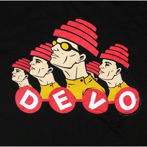 DE-EVOLUTION（退化）を主張し自らをDEVOと名乗る息の長いNWバンド「DEVO」のTシャツ「DOME」です。1987年、オハイオ州アクロンから飛び出した突然変異のニューウェーヴバンド「DEVO」、シンセサイザーなど電子サウンドを...