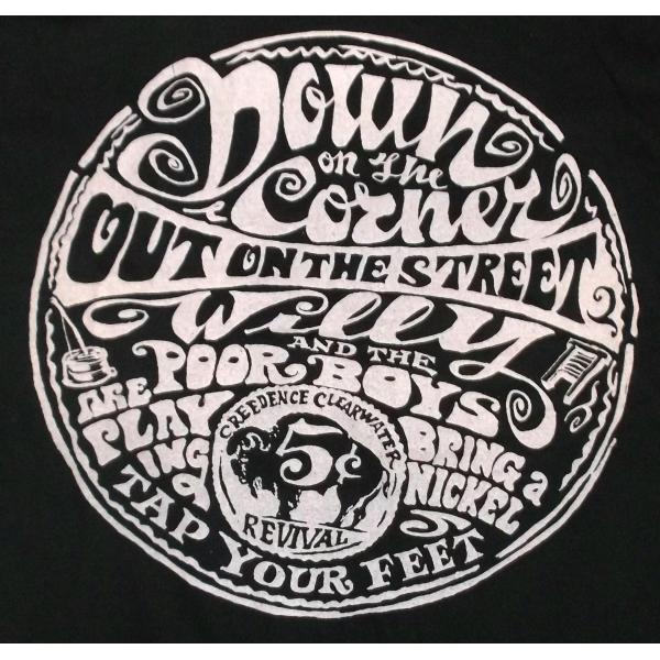 アメリカ南部発祥のサザン・ロックのプロトタイプで、スワンプロックの元祖存在、CCRことCreedence Clearwater RevivalのTシャツ「Down On The Corner」です。69年リリース4thアルバム、架空のジャグ...