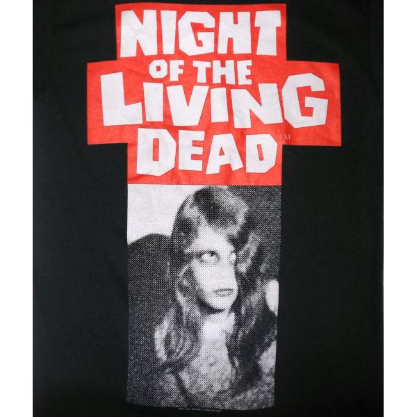 Night of the Living Dead - Kyra Coming Out Mens Tee - Blackジョン・A・ラッソの原作を、ジョージ・A・ロメロが監督した、1968年作の歴史的作品「ナイト・オブ・ザ・リビングデッド」の...