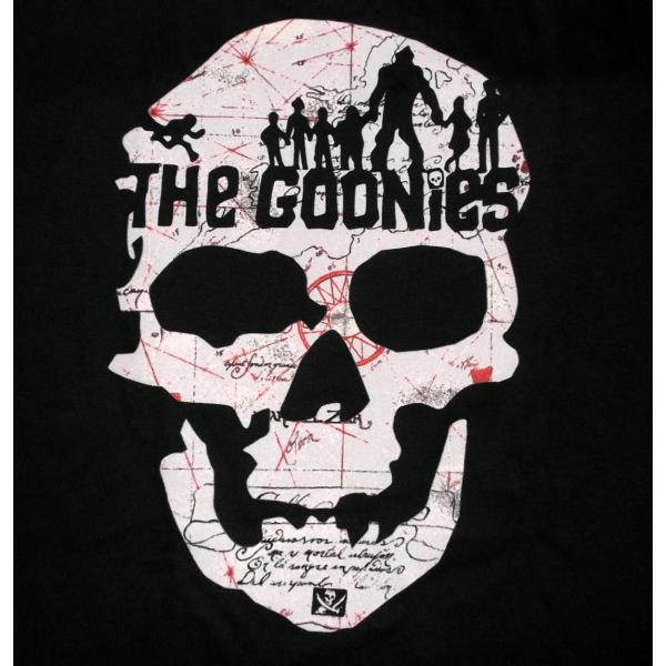 THE GOONIES, SKULL 正規品1985年作,リチャード・ドナー監督による,海賊伝説が伝わるオレゴン州アストリア郊外の海辺を舞台に大海賊「片目のウィリー」の遺した財宝を探すティーンエイジャー7人の冒険を描いた映画「グーニーズ」の...