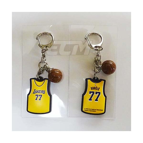 クレジットカード決済の場合のみネコポスでのご発送（350円税込）が可能になりました。ご希望の場合、備考欄に「ネコポス希望」とご記載ください。（記載がないと通常発送です）■商品説明NBA公認のユニフォーム型ラバーキーホルダーです。こちらは国内...