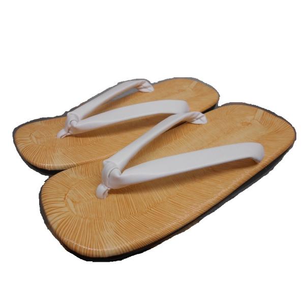 《商品説明》★黄千葉表（ビニール製タタミ柄）の雪駄です。★☆底は丈夫なウレタンソールを使用しています☆鼻緒は白合皮の鼻緒が付いています。 ●実用性に富んだ商品で、水にも強く仕事履きにもお勧めです。 ★水周りの仕事の多い料理職人さんには特に好...