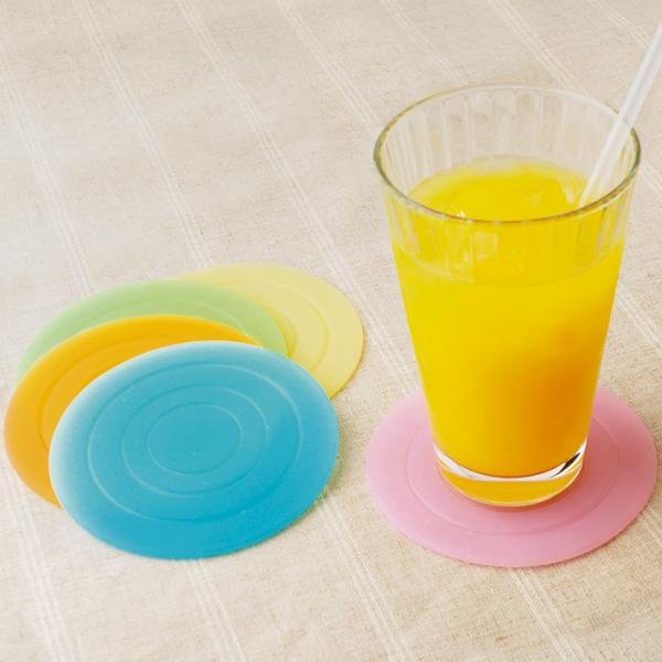 【ここがポイント！】多目的に使えるシリコンコースター滑りにくく、熱にも強い鉢置きとしても使えます【商品仕様】材　質：シリコン寸　法：φ100×厚さ2mm重　量：26g耐熱温度：200℃耐寒温度：-20℃原産国：日本