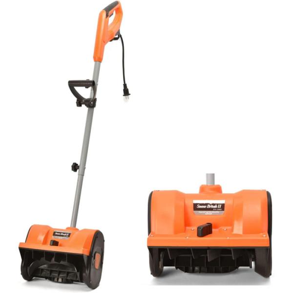 【ここがポイント！】ショベルを使用しての雪かきは、疲れるし腰が痛くなるしすごく大変！！　このハイパワー電動スノーショベルは、地面の上を滑らせて雪に押し込むだけで3〜8.5ｍ先へ雪を飛ばしてくれるので、雪かきがすごく楽になります。スイッチを握...